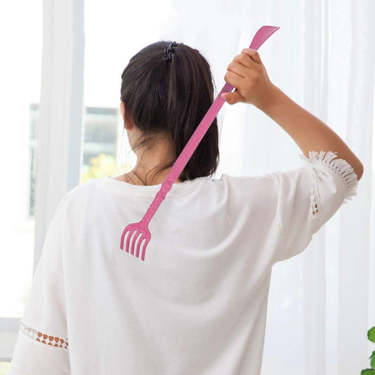 Gratte Dos et Chausse-pied 2en1 en plastique 47 cm